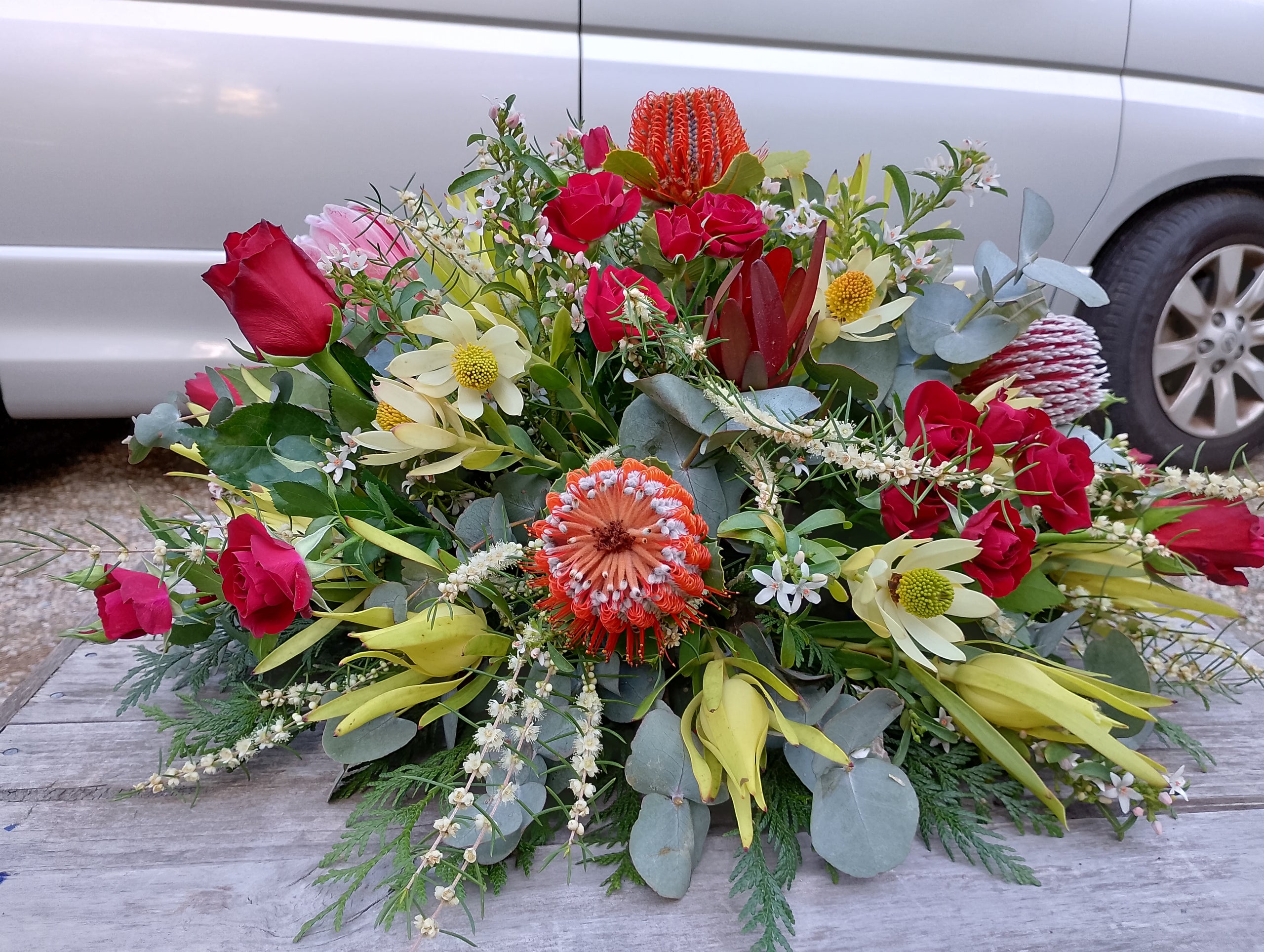 Native Spray with rose | FONG PING ORCHIDS NURSERY